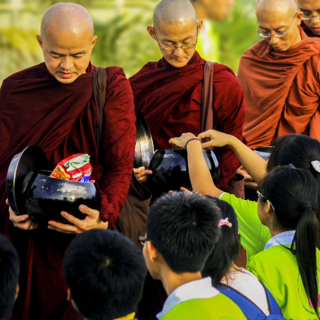 Gifting Street | Gift Others With Your Presents | Shop Best Gifts Ideas